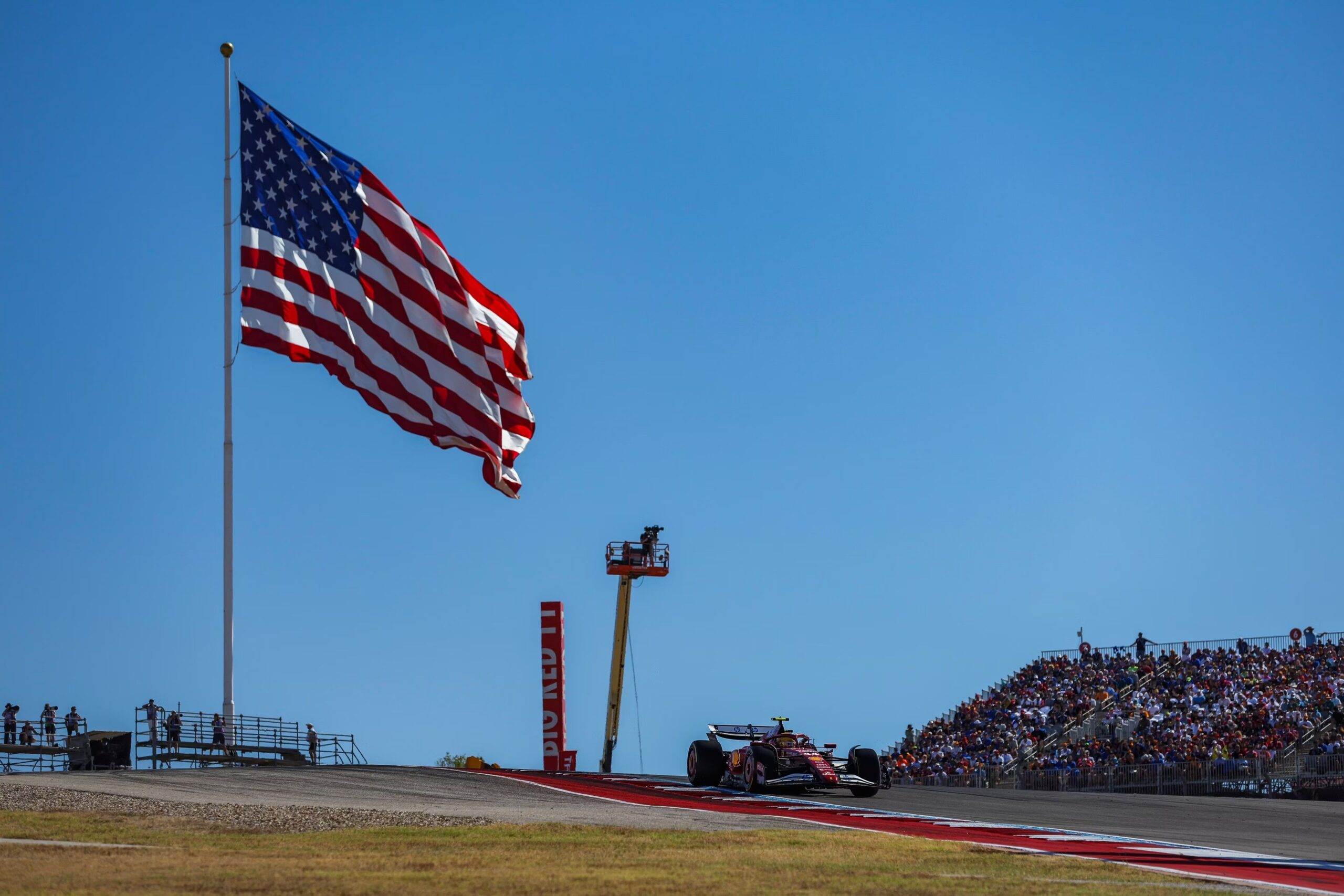 Solidny występ Ferrari na COTA w F1 2025. Leclerc na podium